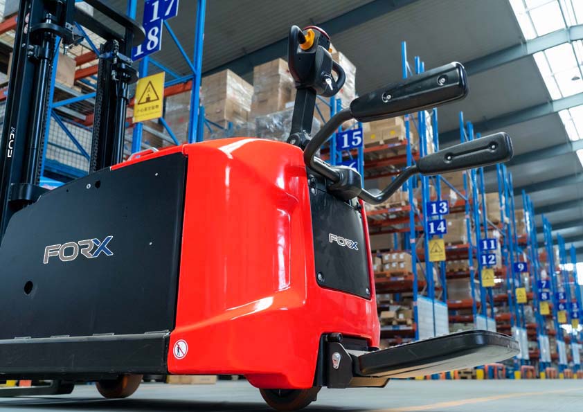 Stacker ไฟฟ้า FORX รุ่น RSC152/202