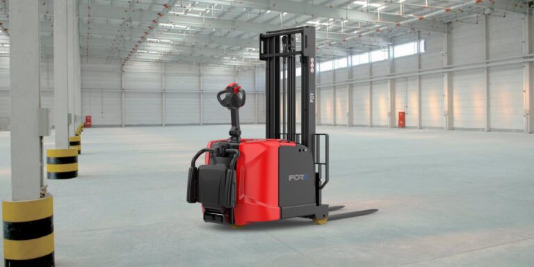 Stacker ไฟฟ้ารุ่น RSC082/122 ตัวช่วยที่เหมาะกับธุรกิจคุณ - FORX